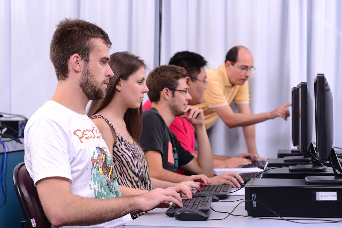 Laboratórios de informática - Escola Politécnica