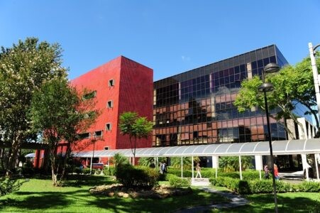 Biblioteca Central da PUCPR completa 25 anos - PUCPR
