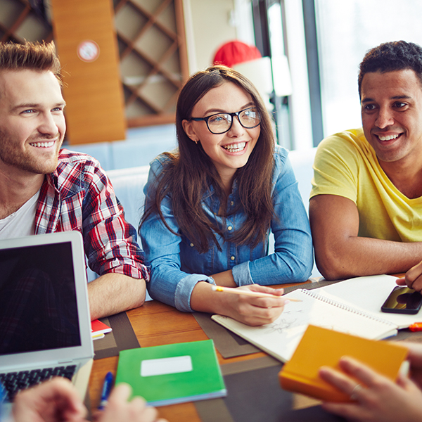 Eixo Humanístico - Escola de Educação e Humanidades